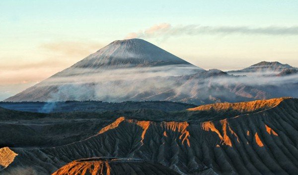 9 Rekomendasi Wisata Gunung Indonesia Terbaik Untuk Mendaki